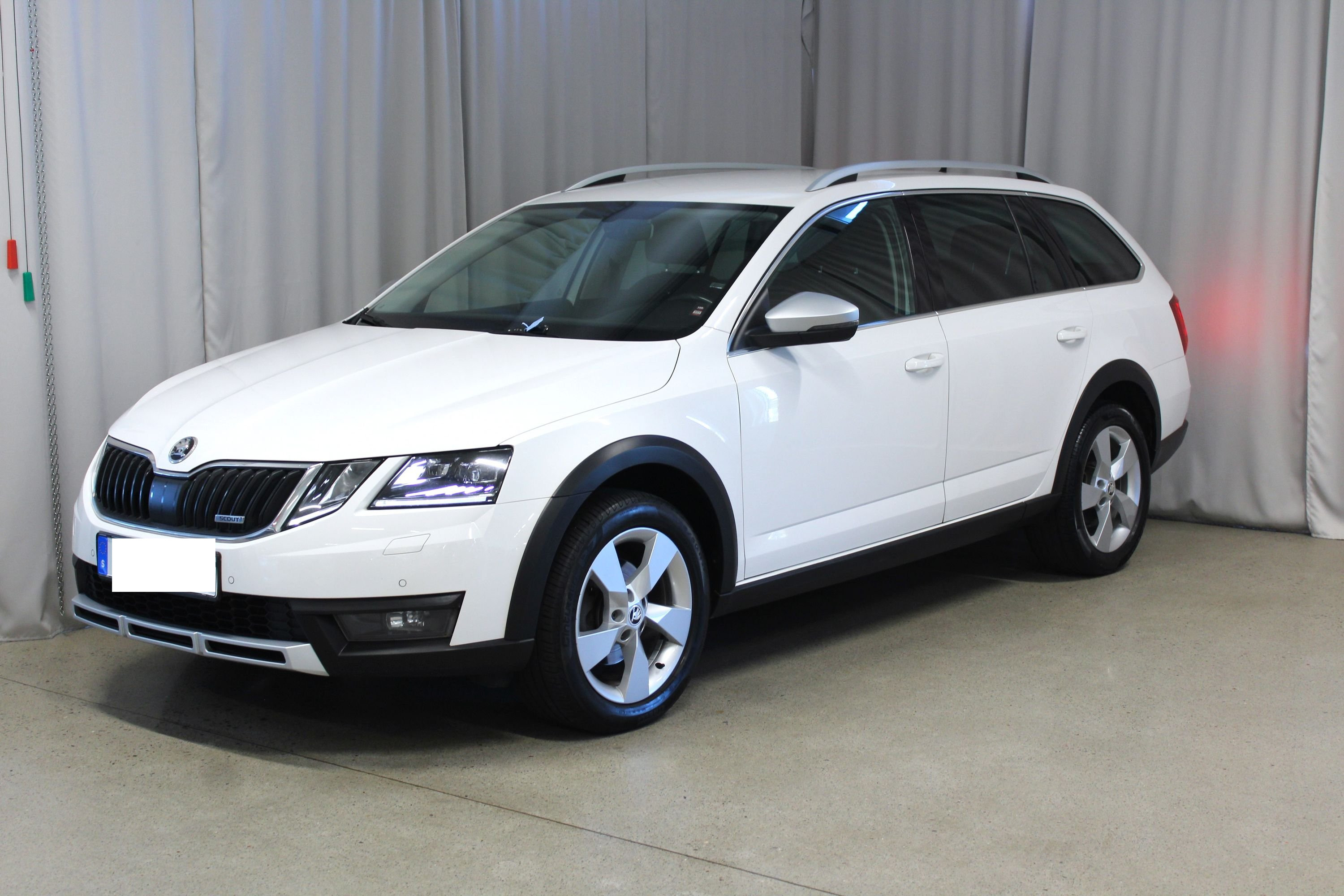 Skoda Octavia Scout 2.0 TDI 4x4 Premium, Drag | Auto ze Švédska
